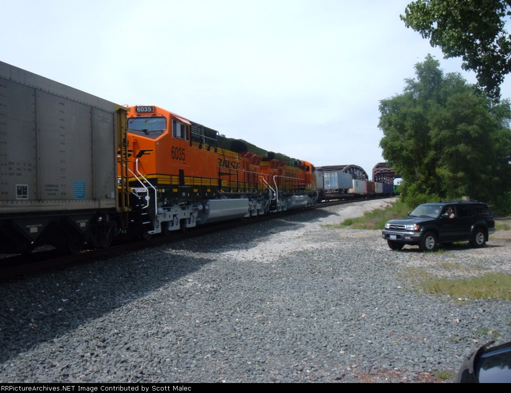 BNSF 6037 & 6035